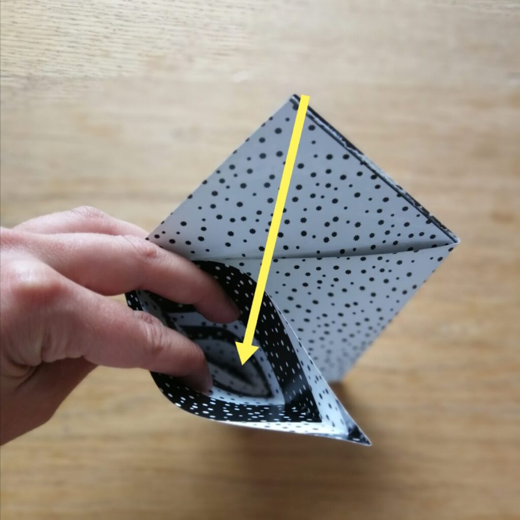 Une pochette origami recyclée en une minute - L'Artelier de Cloth